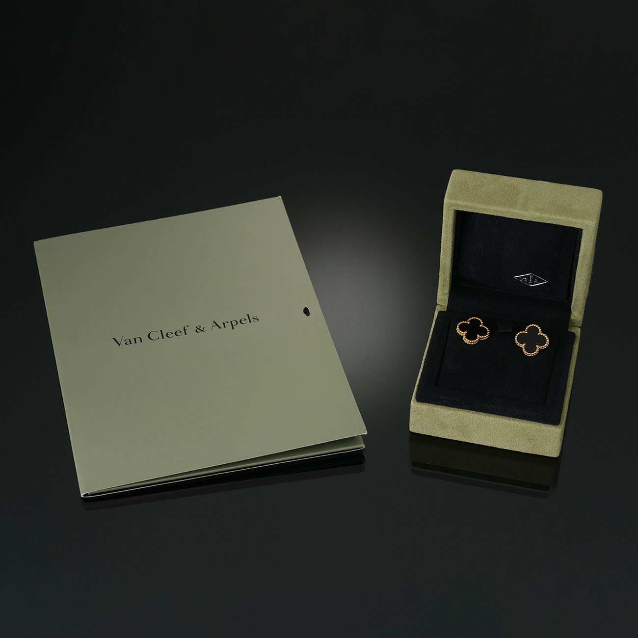 VAN CLEEF & ARPELS(USED)반클리프 빈티지 알함브라 이어링 오닉스 | 캉카스백화점